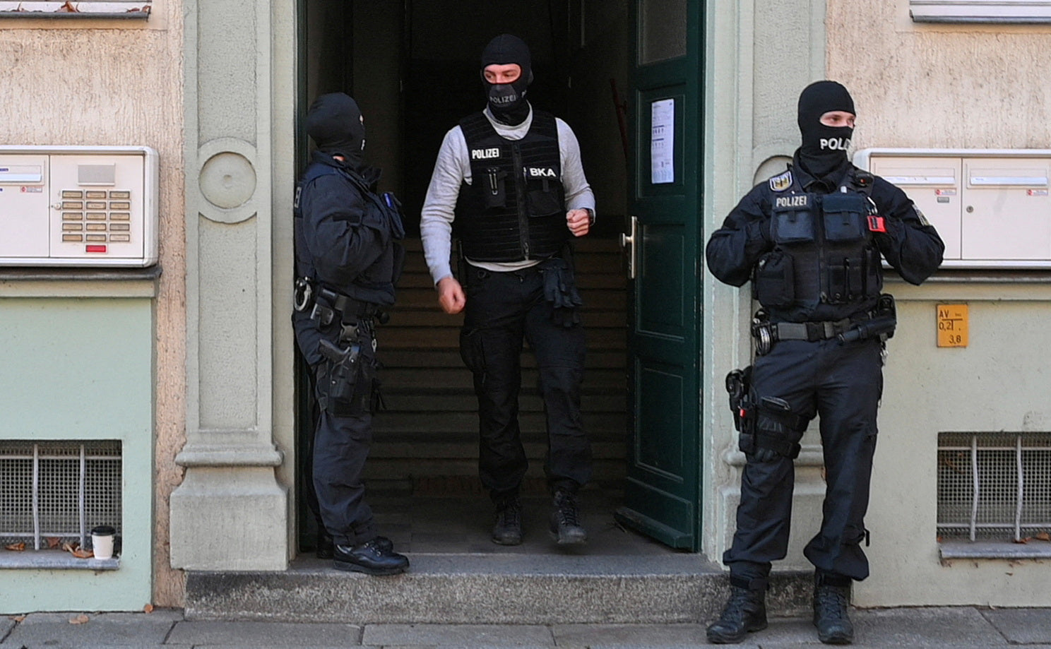 News: Germany arrests “SS” group members allegedly plotting revolt